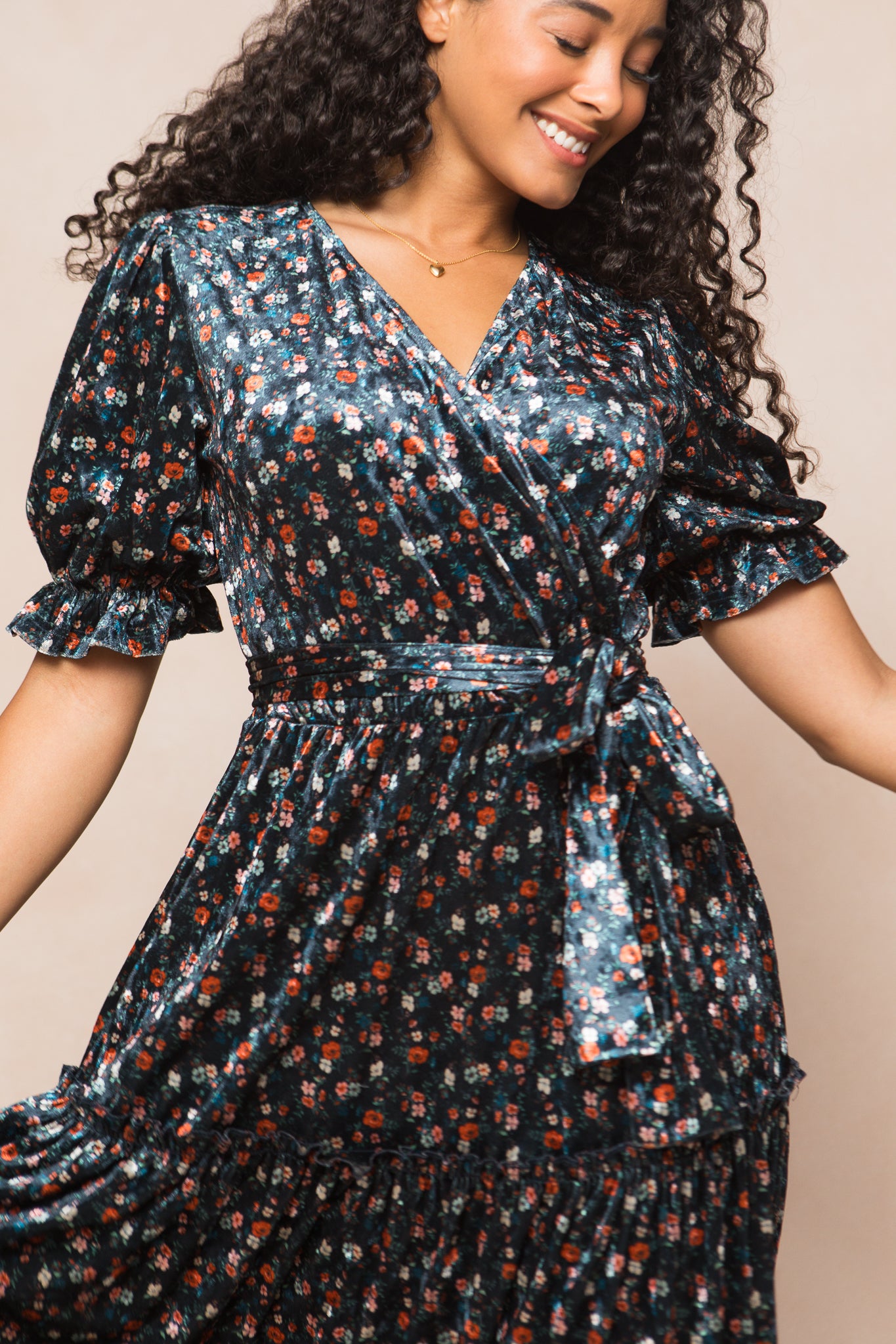 Millie Dress in Navy Floral – Ivy City Co